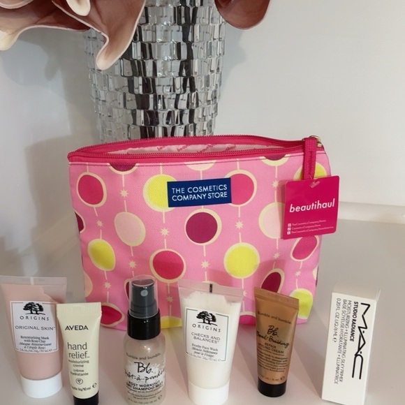 The cosmetics company store | Makeup | 7 Pic Of Samples | Poshmark